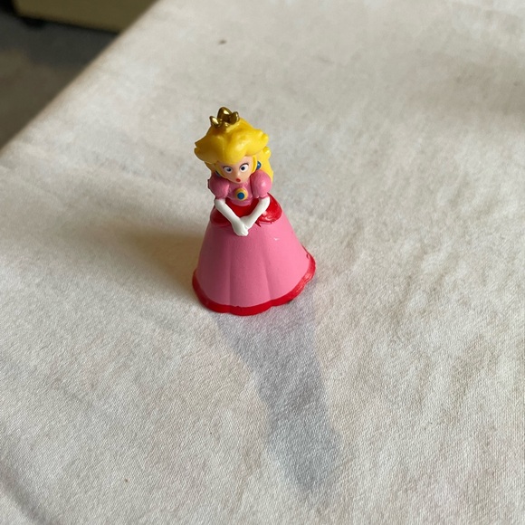 Nintendo | Toys | Princess Peach Charming Pink Princess Toy Figurine ...
